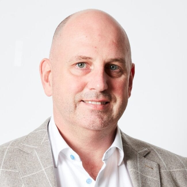 Erik Weekers CEO Van Federatie Voor Verzekeringsmakelaars • De Bestuurder